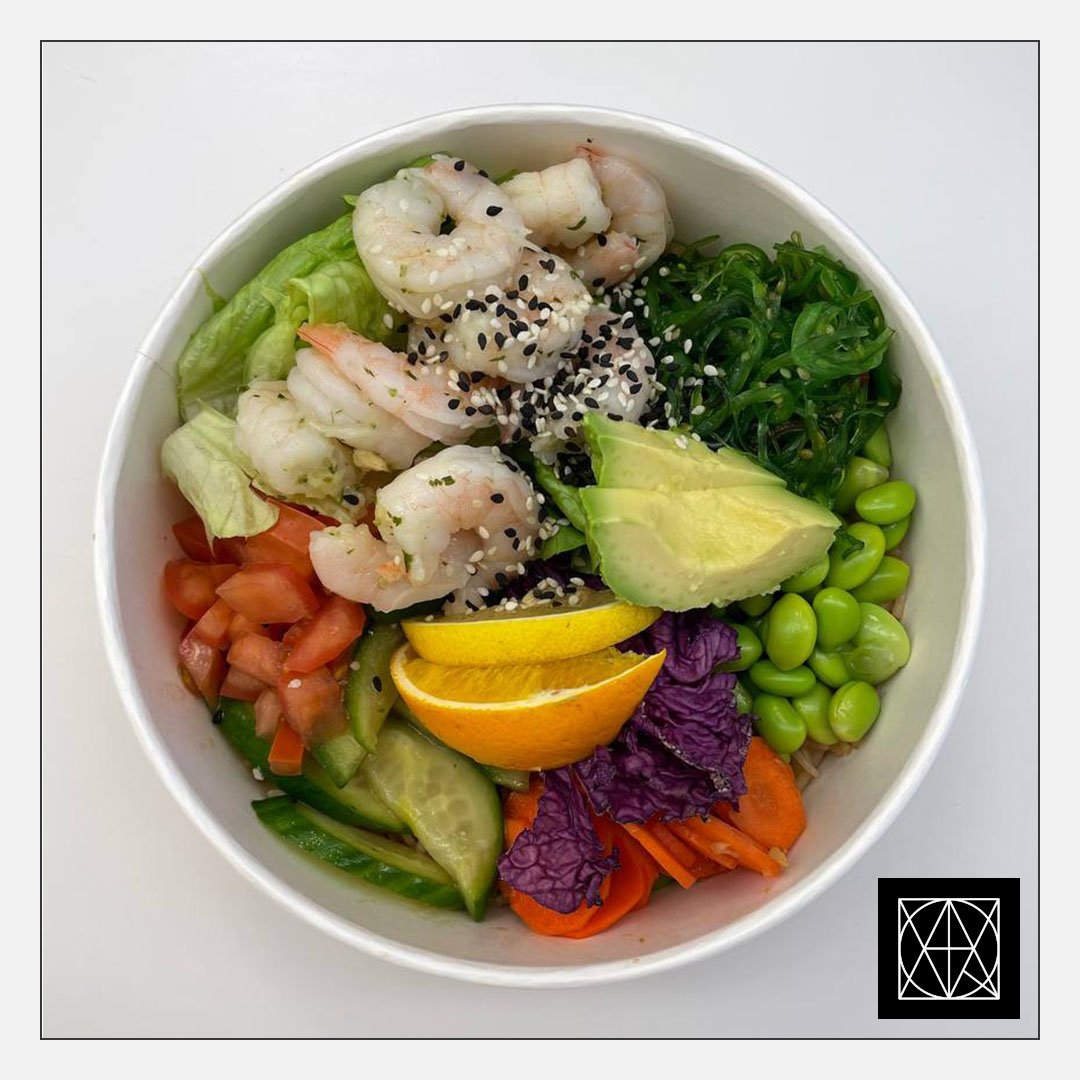Shrimp Poke Bowl – krevetės, ryžiai, jūros dumbliai, morkos, agurkai ...